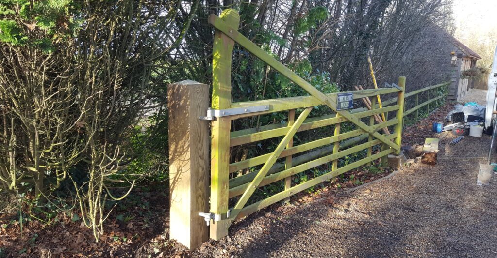 long-gate - RJ King Garden Solutions